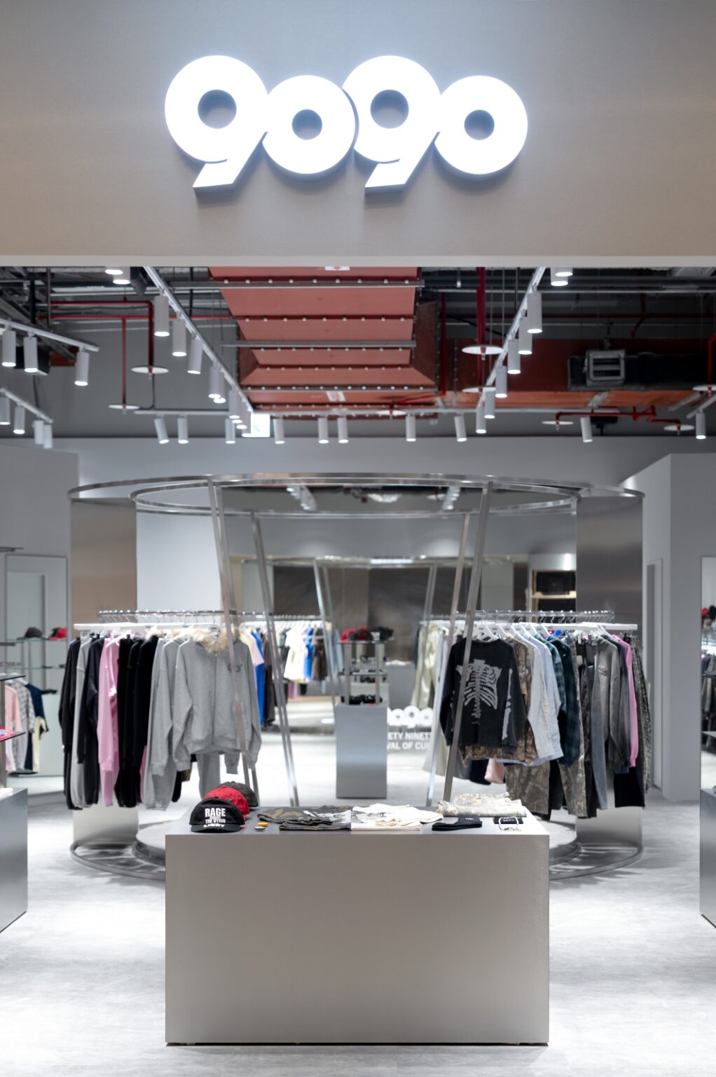 日本9090潮流品牌3/20進駐台灣！復古街頭席捲台北LaLaport南港 - JAMIE慢森活